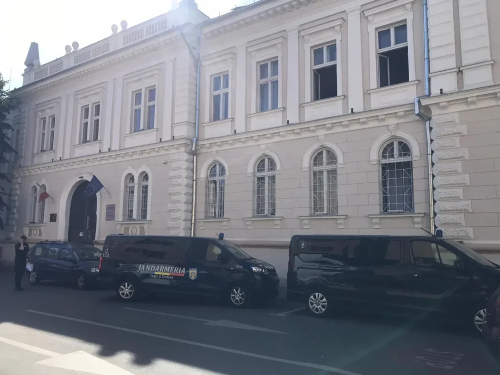 ACTUALIZARE 4 | Ce s-a găsit în timpul perchezițiilor la dealeri și ...